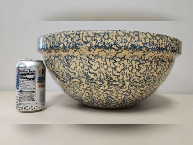 Robinson Ransbottom Pottery blue spongeware bowl