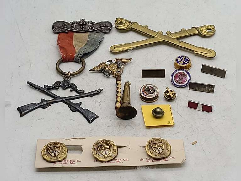 US Military / Selective Service Pin & Badge Grouping