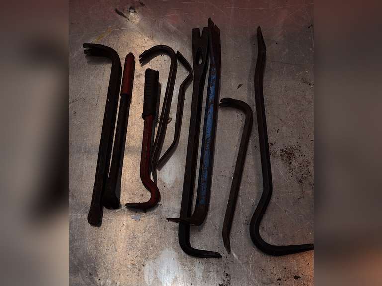 Small Crowbar Prybar Lot - Northern Kentucky Auction, LLC