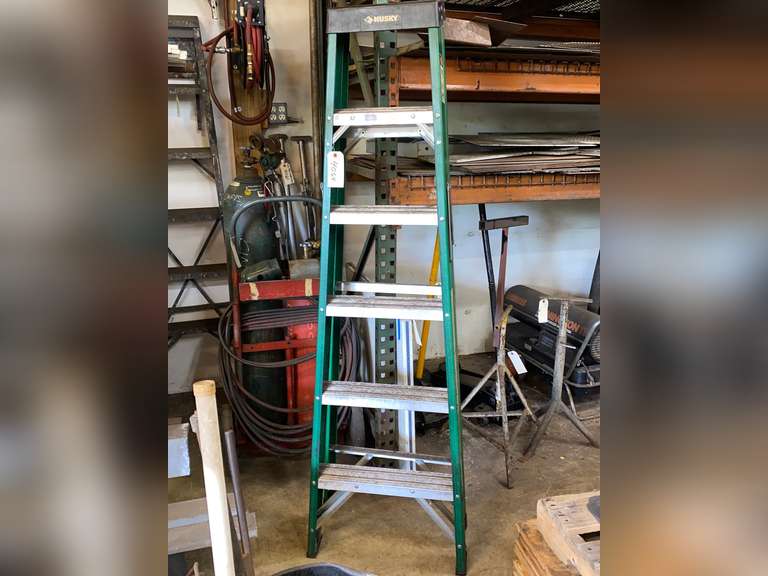 6 Foot husky, fiberglass aluminum step ladder - Northern Kentucky ...