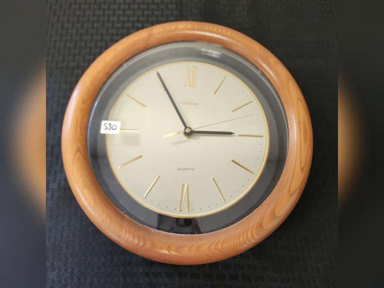 Sunbeam quartz wall clock, works - Northern Kentucky Auction, LLC