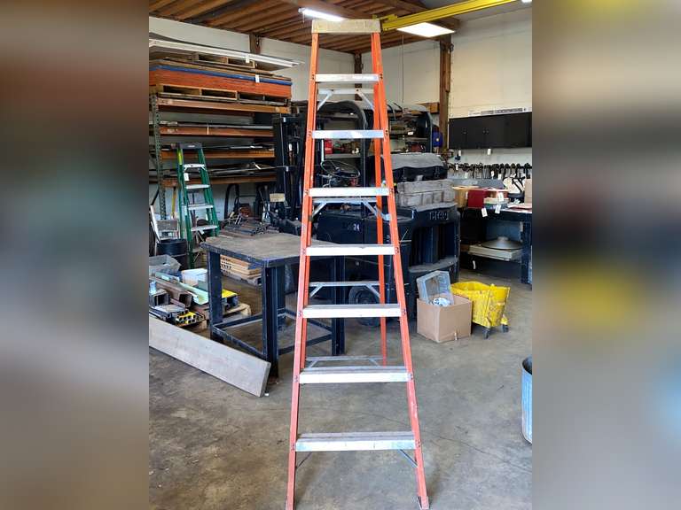 8 Foot fiberglass and aluminum step ladder - Northern Kentucky Auction, LLC