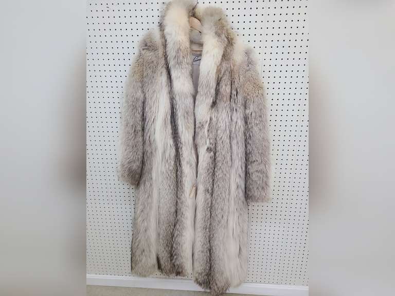 Lowenthal's Cincinnati/Lexington full length fur size - unmarked ...