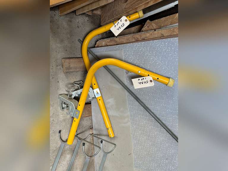 Unidentifiable items in garage - Northern Kentucky Auction, LLC