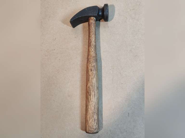 Shoe cobblers hammer