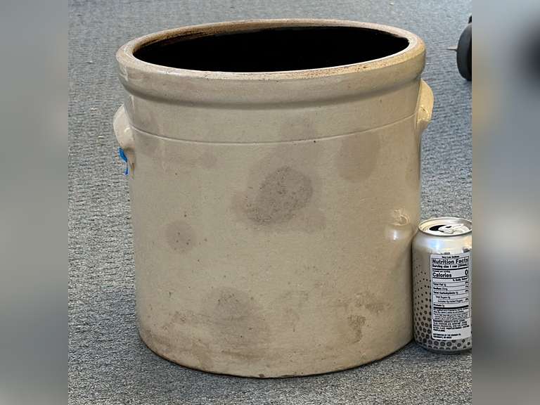 4 Gallon Stoneware Crock - Northern Kentucky Auction, LLC