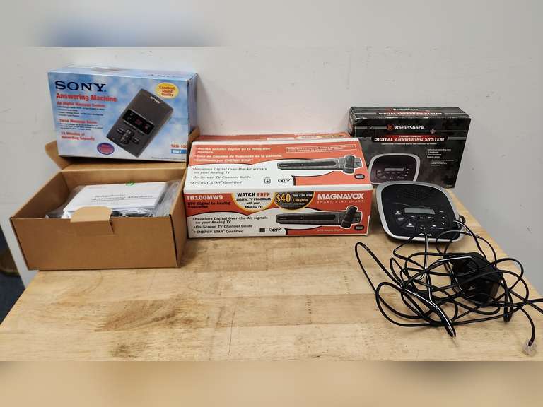 Answering machines & digital/analog converter