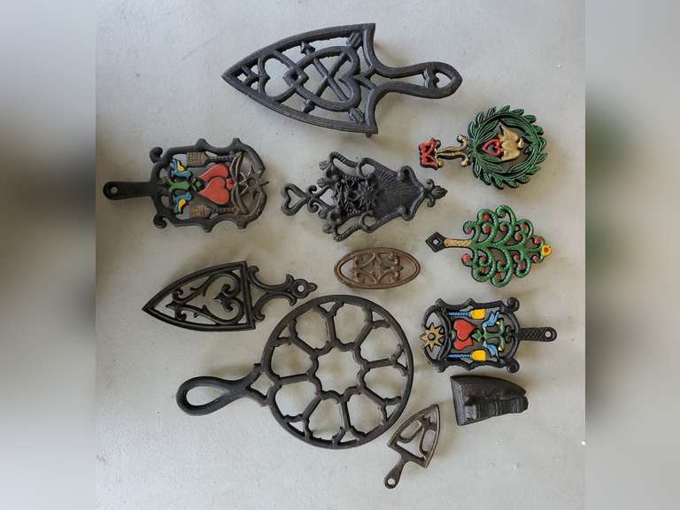 IBold cigar box with iron trivets, Wilton - Northern Kentucky Auction, LLC