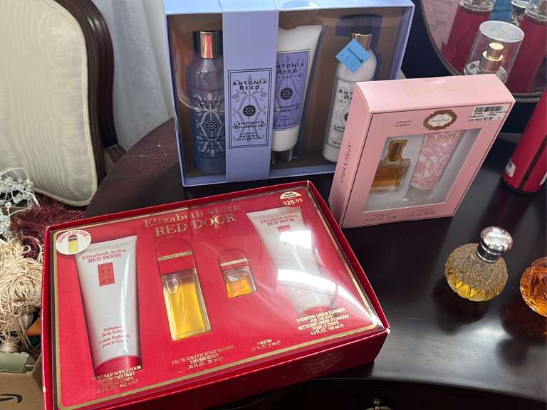 Perfume gift sets - Northern Kentucky Auction, LLC