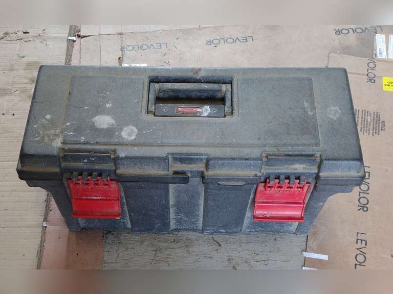 Rubbermaid tool box and contents. - Northern Kentucky Auction, LLC