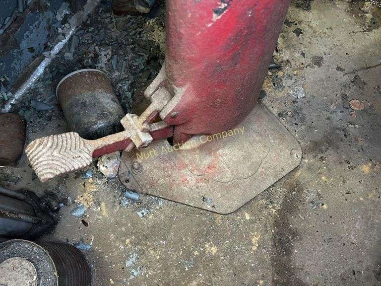 Chicago rivet and machine punch press foot powered riveter - Nutt Auction