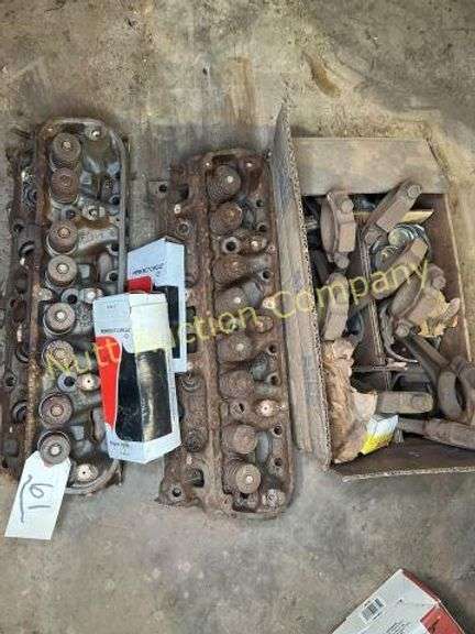 Mopar Chrysler small block engine parts - Nutt Auction