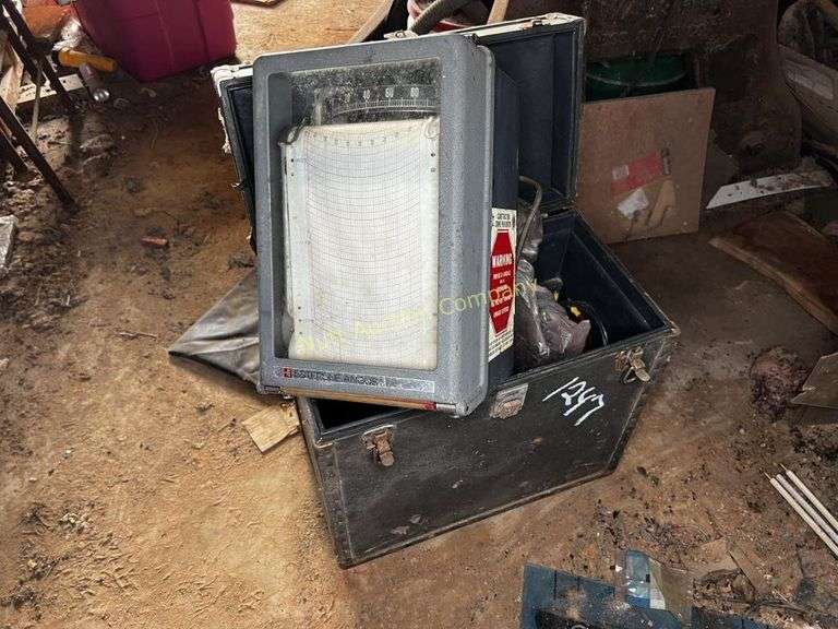 Esterline Angus chart recorder with case - Nutt Auction