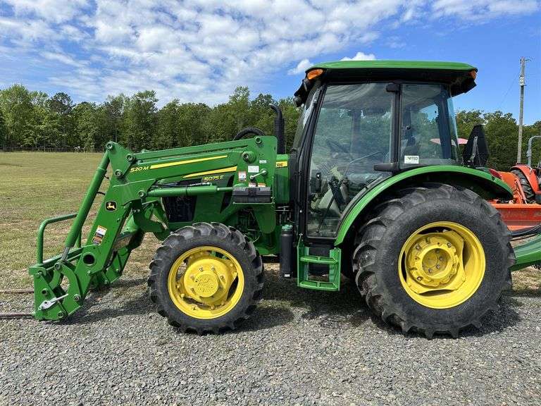 John Deere 5075E cab tractor, MFWD, w/John Deere - Nutt Auction