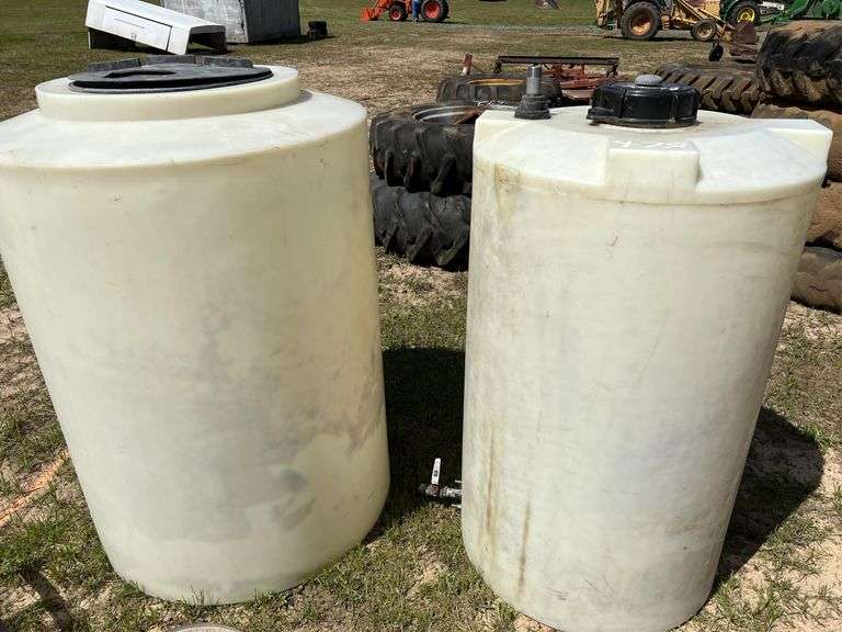 Plastic Tanks 1 @ 120 Gallons & 1 @ 220 Gallons - Nutt Auction