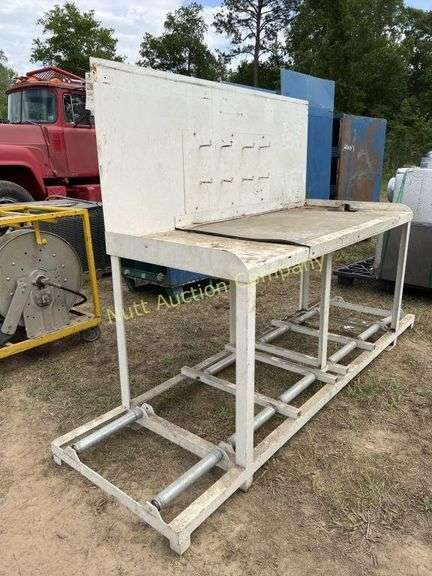Metal shop table - Nutt Auction