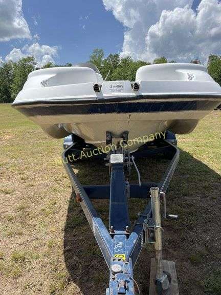 2002 StarCraft 23" Star deck Boat - Nutt Auction