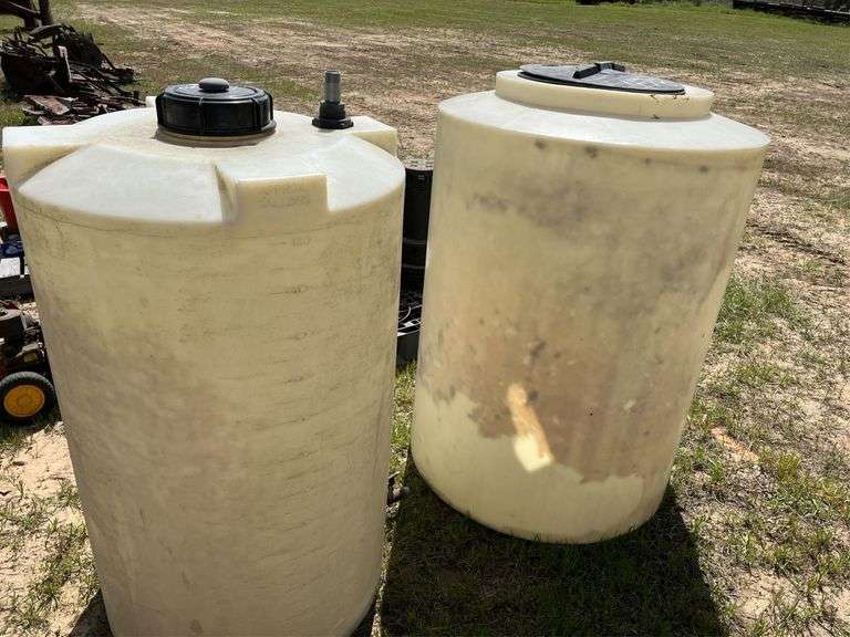 Plastic Tanks 1 @ 120 Gallons & 1 @ 220 Gallons - Nutt Auction