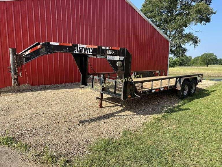2008 Apache 20' Gooseneck trailer w/title 7' wide, new floor & tires ...