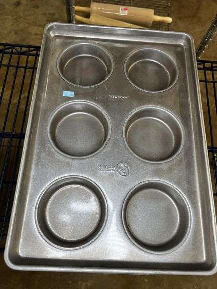 Chicago Metallic 6 mold pans - Nutt Auction