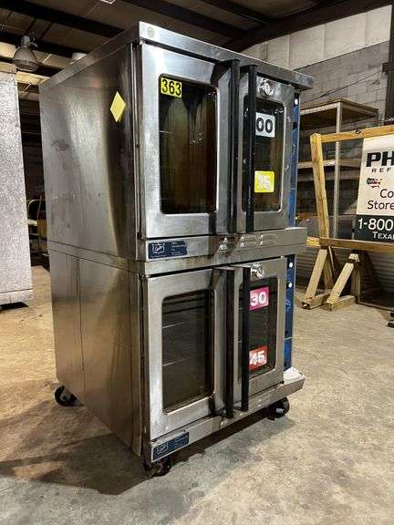 Duke MFG Co Gas double oven - Nutt Auction