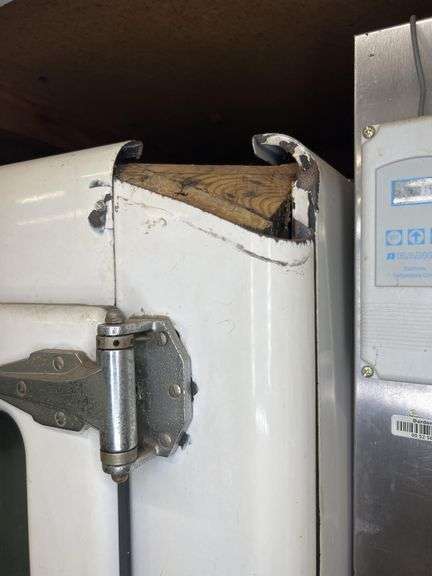 Friedrich Floating Air Commercial Refrigerator Nutt Auction
