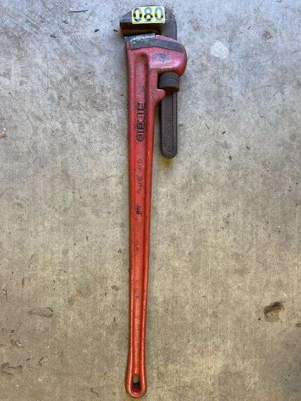 Rigid heavy duty 48” pipe wrench - Nutt Auction