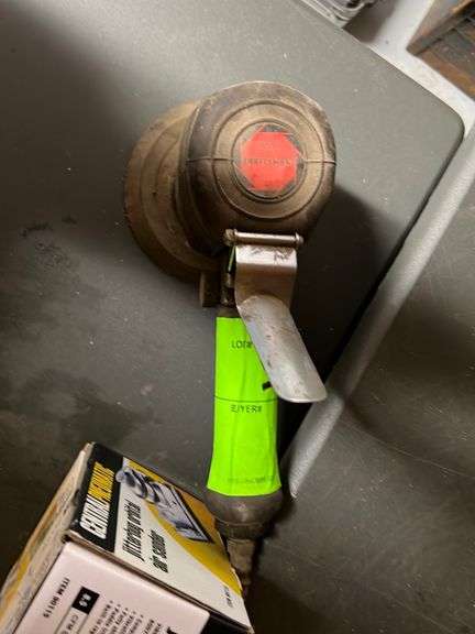 Central Pneumatic Jitterbug Orbital Air Sander & Craftsman Dual Action ...