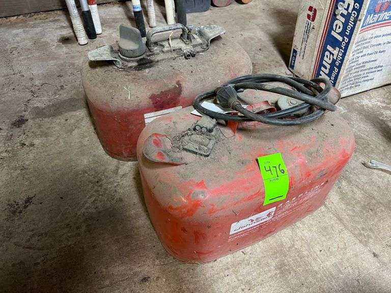 Evinrude & Johnson 6gal Marine Gas Tanks - Metal - NW Asset Services