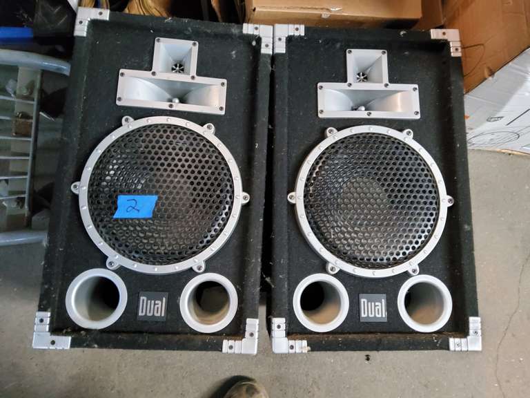 PAIR OF SPEAKERS - #1 Online Auctions LLC