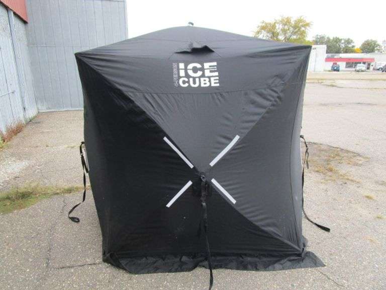 Eastman Outfitters 4 Person Ice Cube Fish House - Oberman Auctions