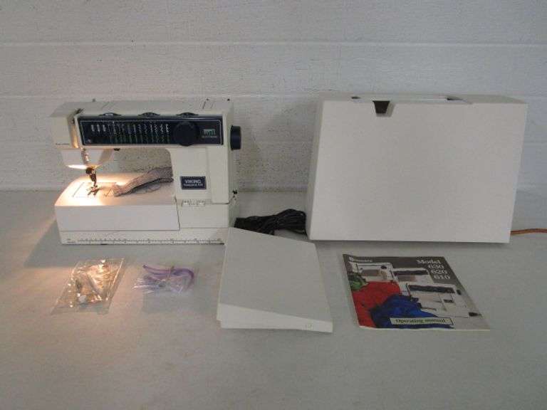 Viking Husqvarna 630 Sewing Machine - Oberman Auctions