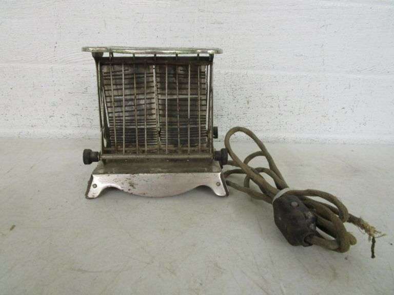 2 - Flip Side Toasters - Oberman Auctions