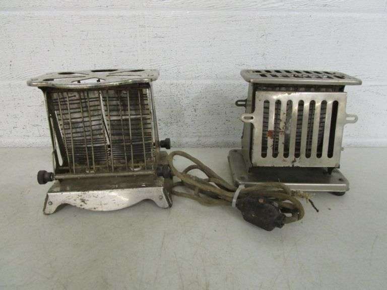 2 - Flip Side Toasters - Oberman Auctions