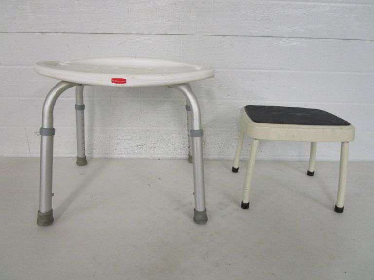 Rubbermaid Shower Stool & Cosco Step Stool - Oberman Auctions