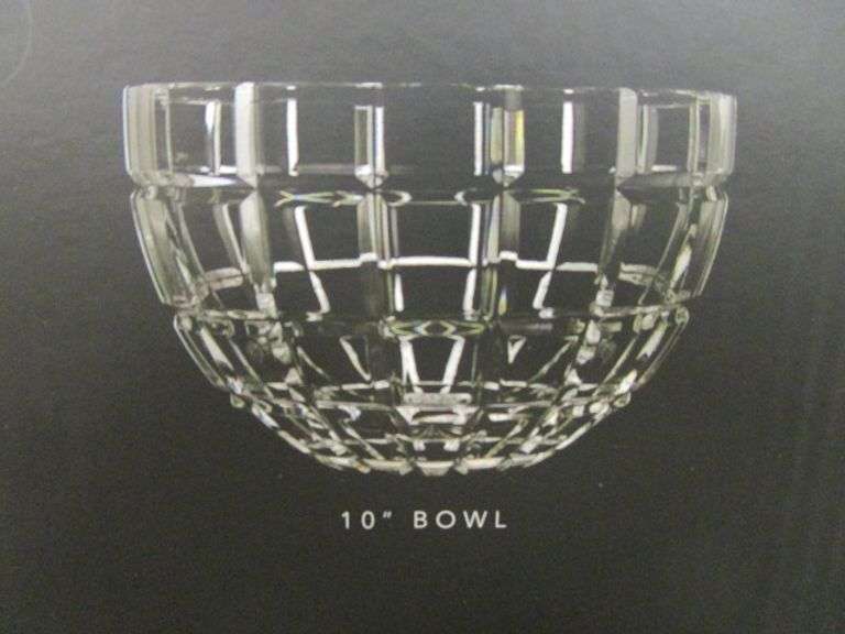 Shannon Crystal Radius 10" Bowl - Oberman Auctions