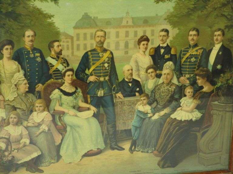Framed Swedish Royal Family of Gustav V - Oberman Auctions