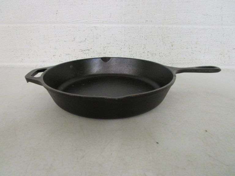 Lodge Cast Iron Skillet - Oberman Auctions