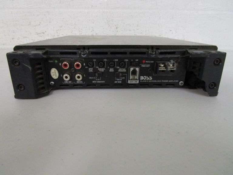 Boss 3000 Watt Power Amplifier - Oberman Auctions