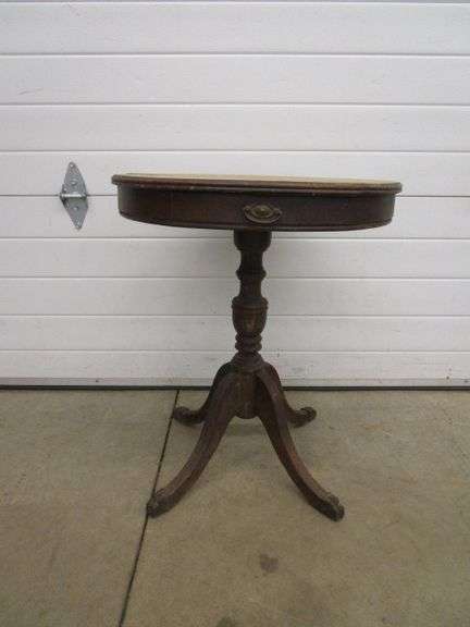 Round Duncan Phyfe Style 2 Drawer Lamp Table - Oberman Auctions