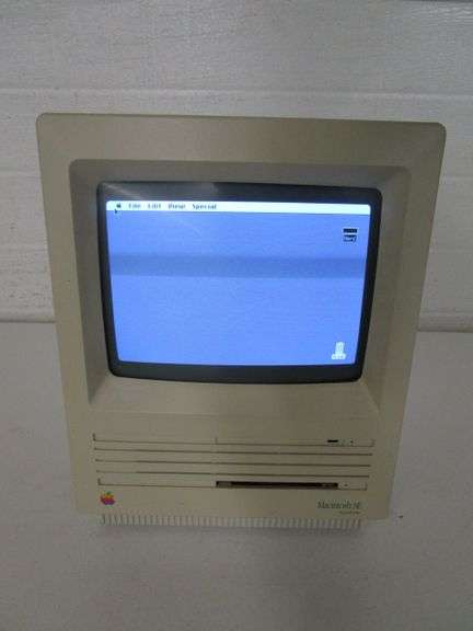 Vintage Apple Mcintosh SE Computer - Oberman Auctions