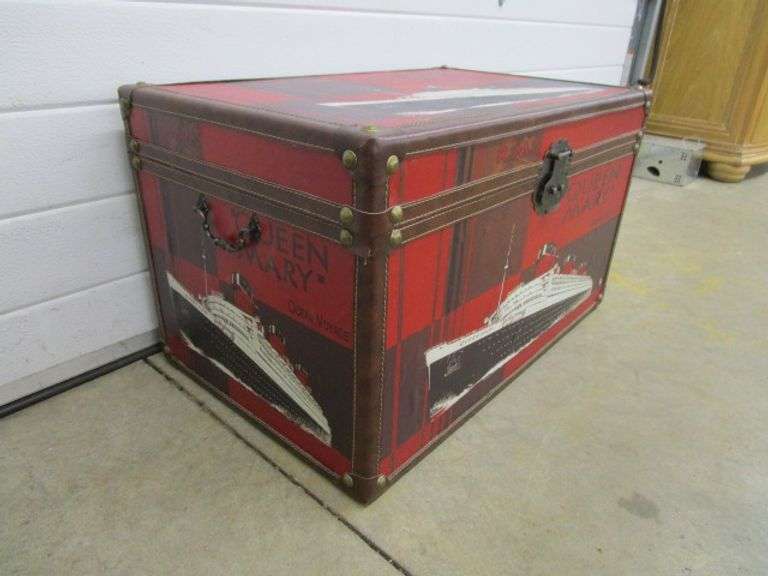Queen Mary Storage Trunk - Oberman Auctions