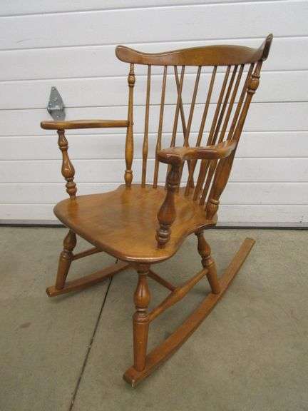 Maple Windsor Style Rocker - Oberman Auctions