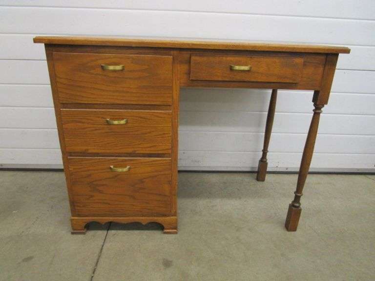 Oak 4 Drawer Student Desk - Oberman Auctions
