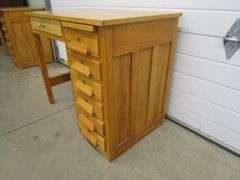 Maple 7 Drawer Student Desk - Oberman Auctions
