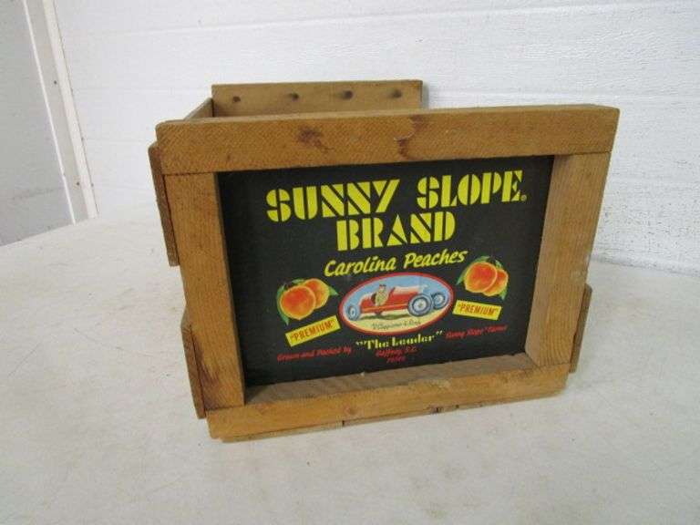 Sunny Slope Brand Carolina Peaches Wood Crate - Oberman Auctions
