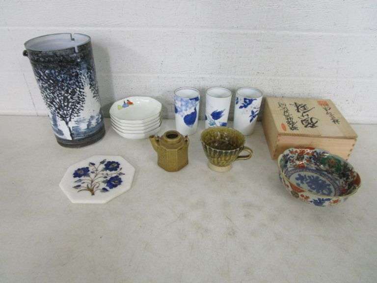Assortment of Asian Pottery & Porcelain - Oberman Auctions