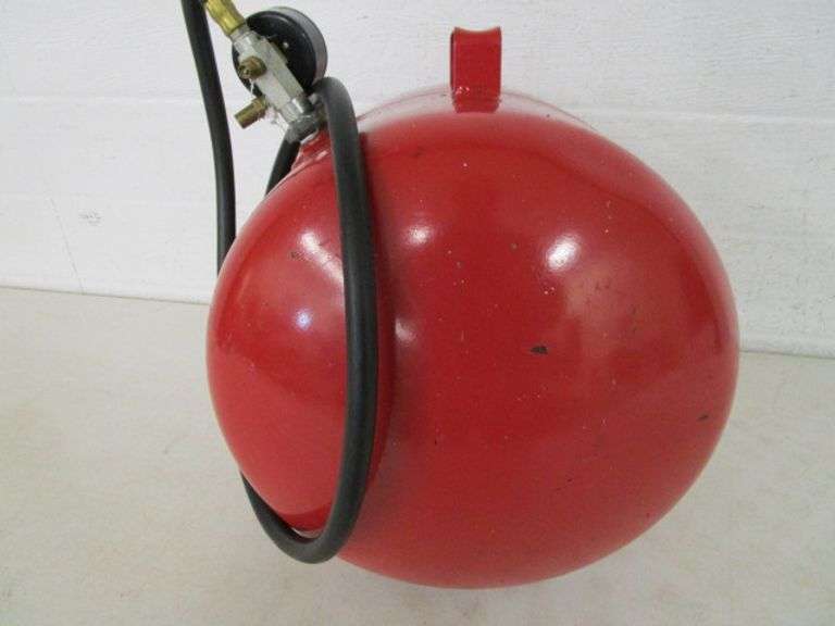 Airpac Refillable Compressed Air Tank - Oberman Auctions