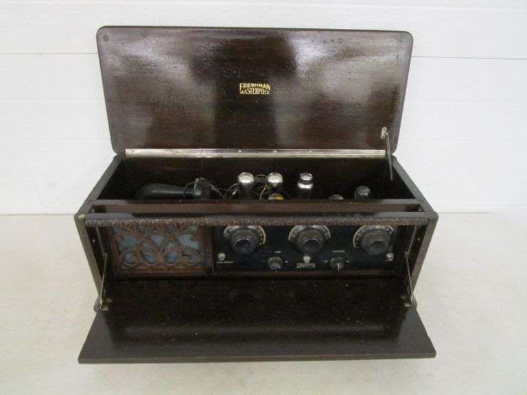 Freshman Masterpiece Model 5F5 Battery Set Radio - Oberman Auctions