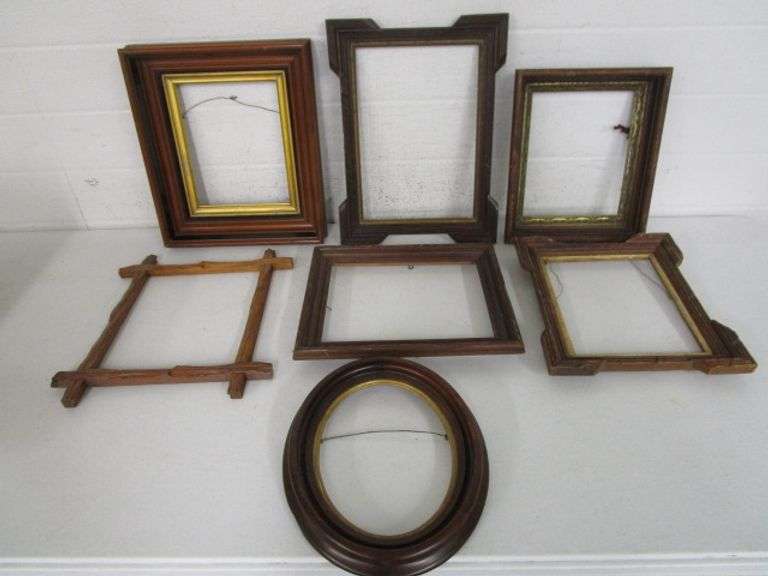 7 - Small Victorian Era Picture Frames - Oberman Auctions